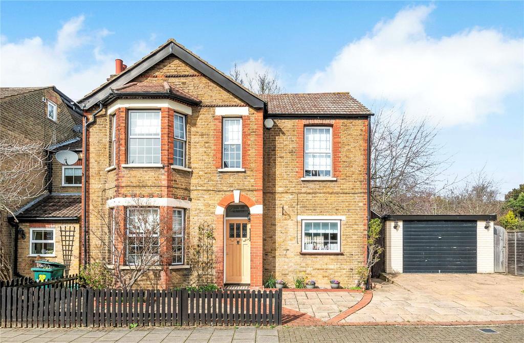 Bickley Crescent, Bickley, Kent, BR1 3 bed detached house