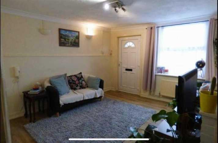 Whitley Street Reading, Reading 2 bed terraced house - £1,275 pcm (£294 pw)