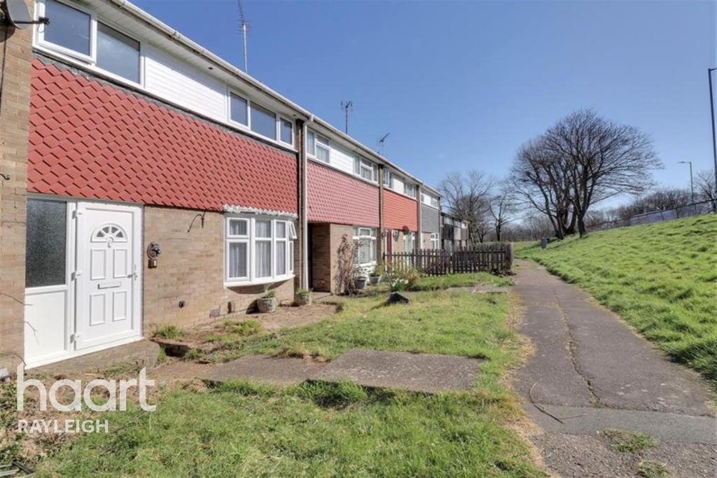 Falstones, Basildon 3 bed end of terrace house - £1,400 pcm (£323 pw)