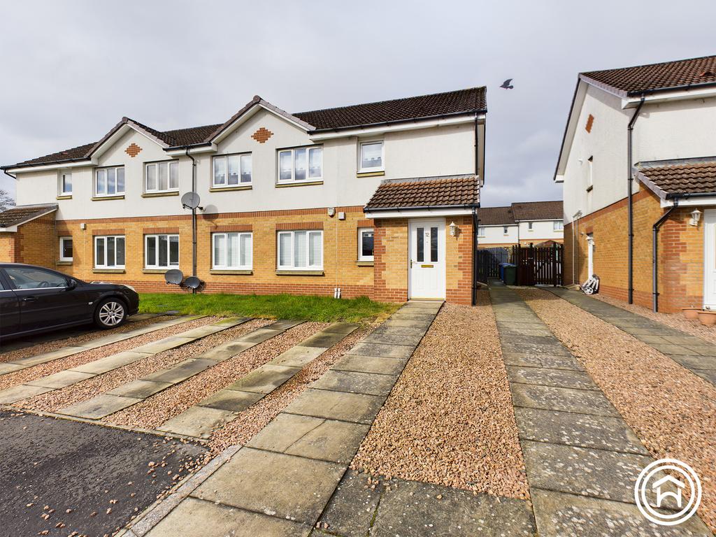 Balveny Avenue, Garthamlock, Glasgow, G33 2 bed flat - £115,000