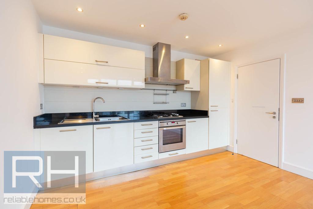 Crouch Hall Road, Crouch End, London, N8 2 bed apartment - £1,950 pcm ...
