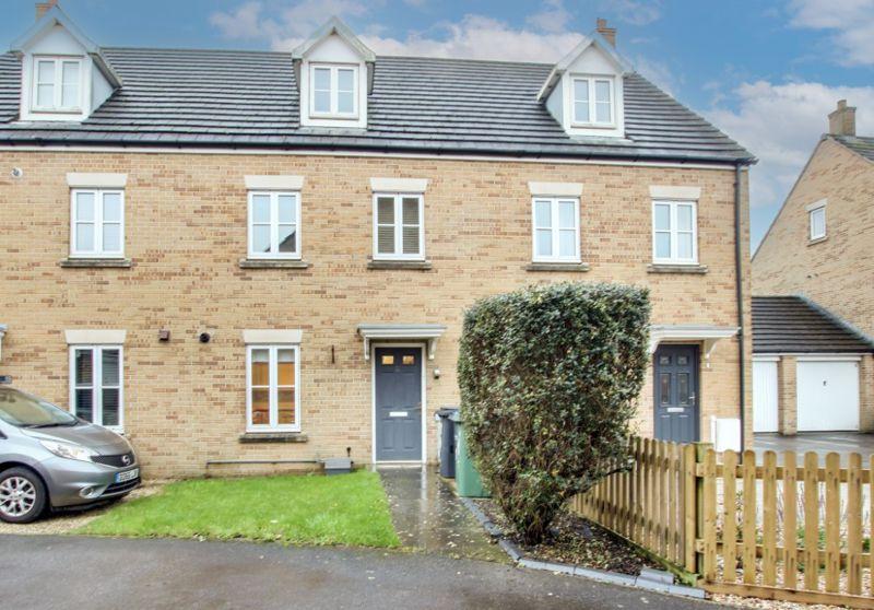 Hackney Way, Westbury 3 bed terraced house - £1,200 pcm (£277 pw)