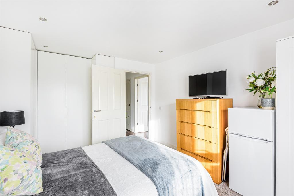 Church Road, London NW10 9BA 1 bed apartment - £335,000