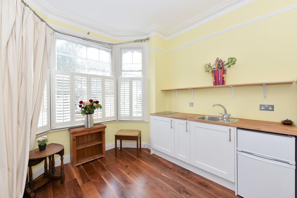 Harbord Street, Fulham, SW6 6PL Studio - £1,040 pcm (£240 pw)