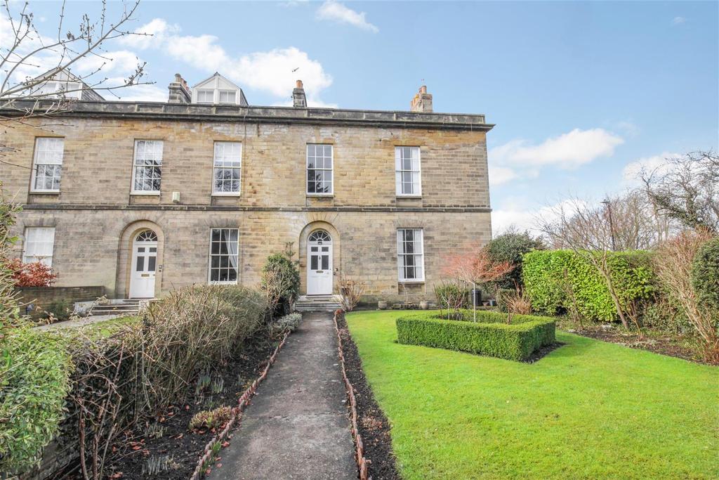 Harrogate Road, Ripon 3 bed end of terrace house - £400,000