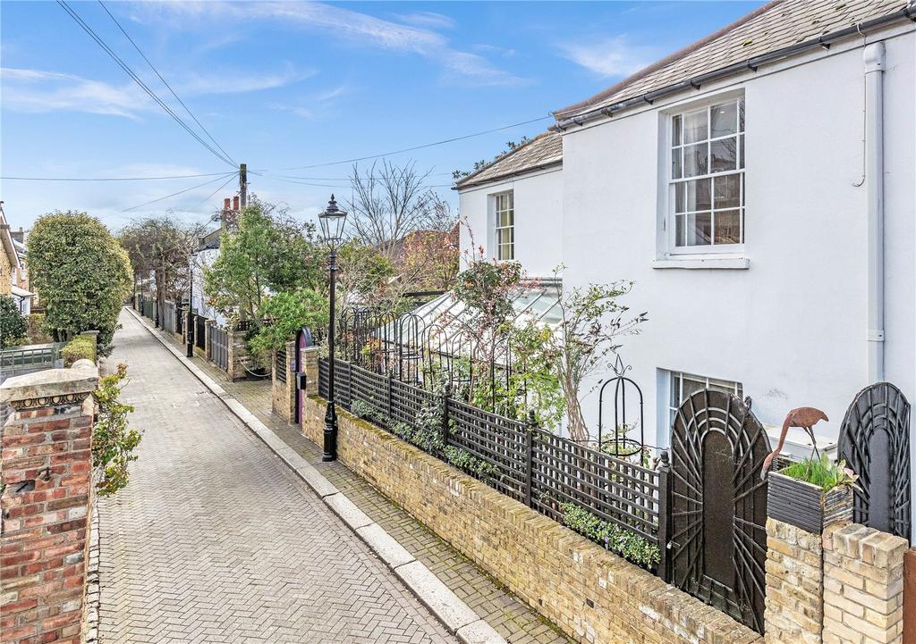 Western Lane, London, SW12 3 bed semi-detached house - £1,695,000