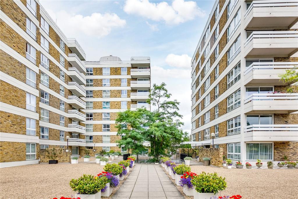 March Court, Warwick Drive, London 2 bed flat - £550,000