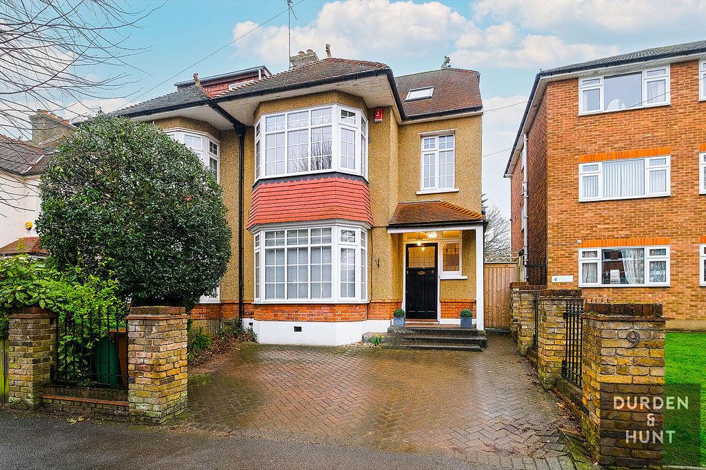 Connaught Avenue, Chingford, E4 4 bed semi-detached house - £950,000