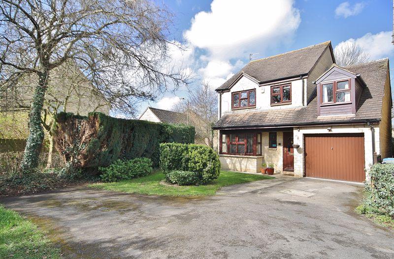 HOLLIS CLOSE, Witney OX28 3SW 4 bed detached house - £550,000