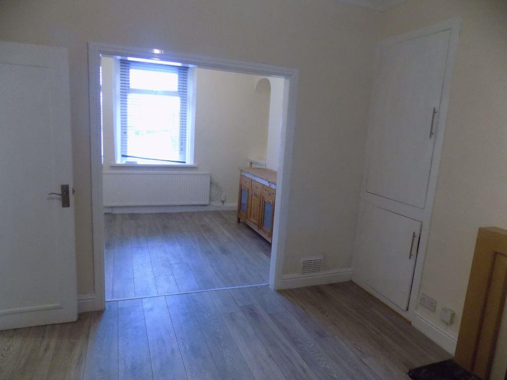 Windsor Road, Neath. SA11 1NS 2 bed house - £650 pcm (£150 pw)