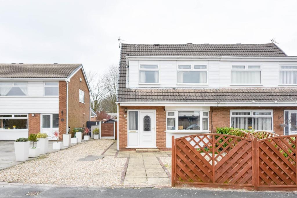Berkeley Avenue, Winstanley, Wigan... 3 bed semi-detached house - £210,000