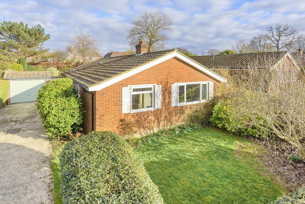 The Glebe, Ewhurst, Cranleigh, GU6 3 bed detached bungalow - £650,000