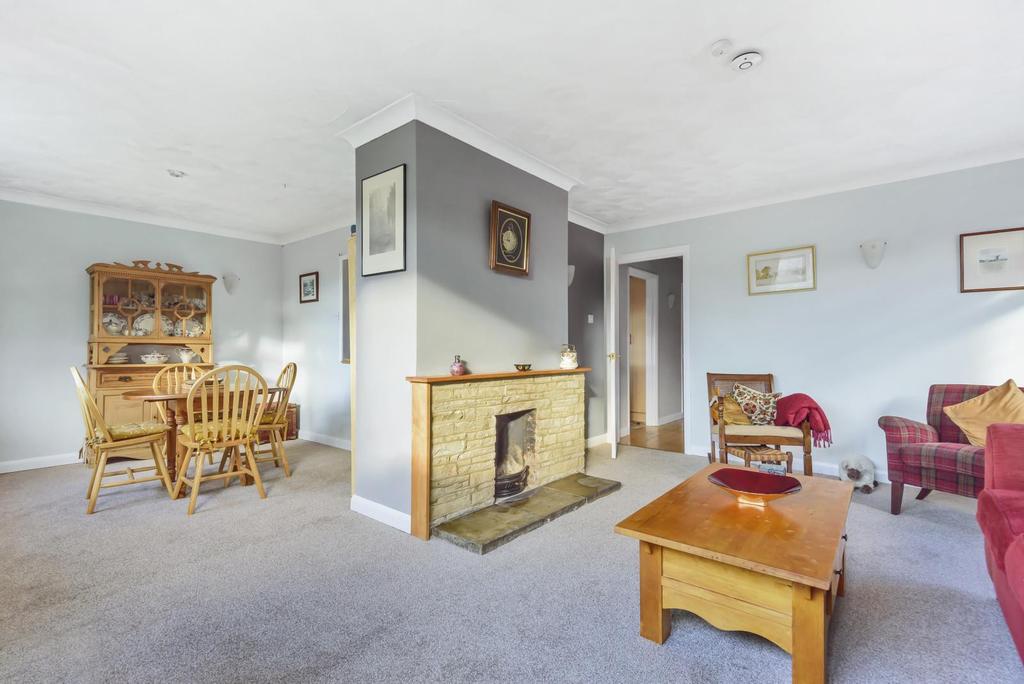 The Glebe, Ewhurst, Cranleigh, GU6 3 bed detached bungalow - £650,000