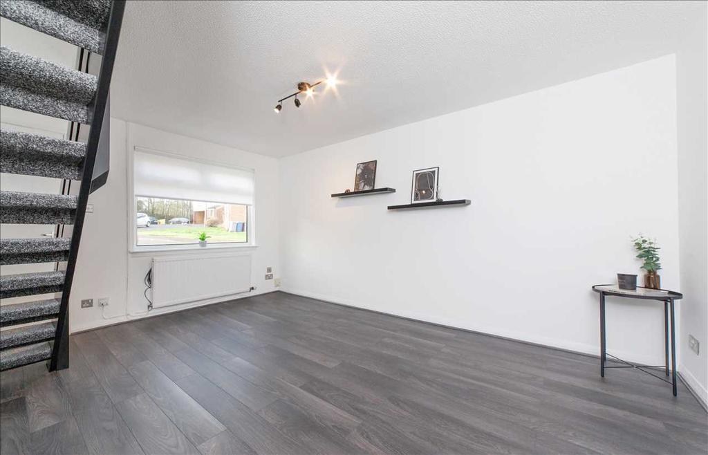 Ailsa Court, Hamilton 2 bed terraced house - £740 pcm (£171 pw)