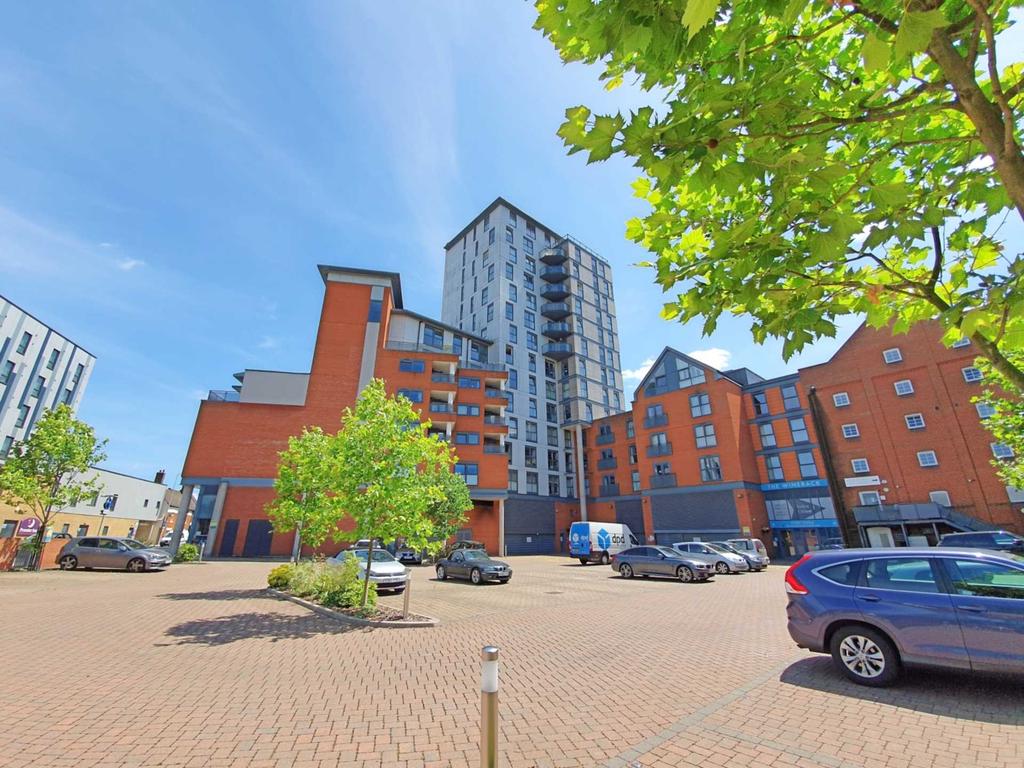 Key Street, Regatta Quay 1 bed apartment - £745 pcm (£172 pw)