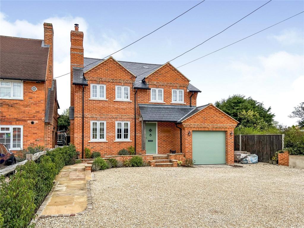 The Street, Swallowfield, Reading... 4 bed detached house - £3,000 pcm ...