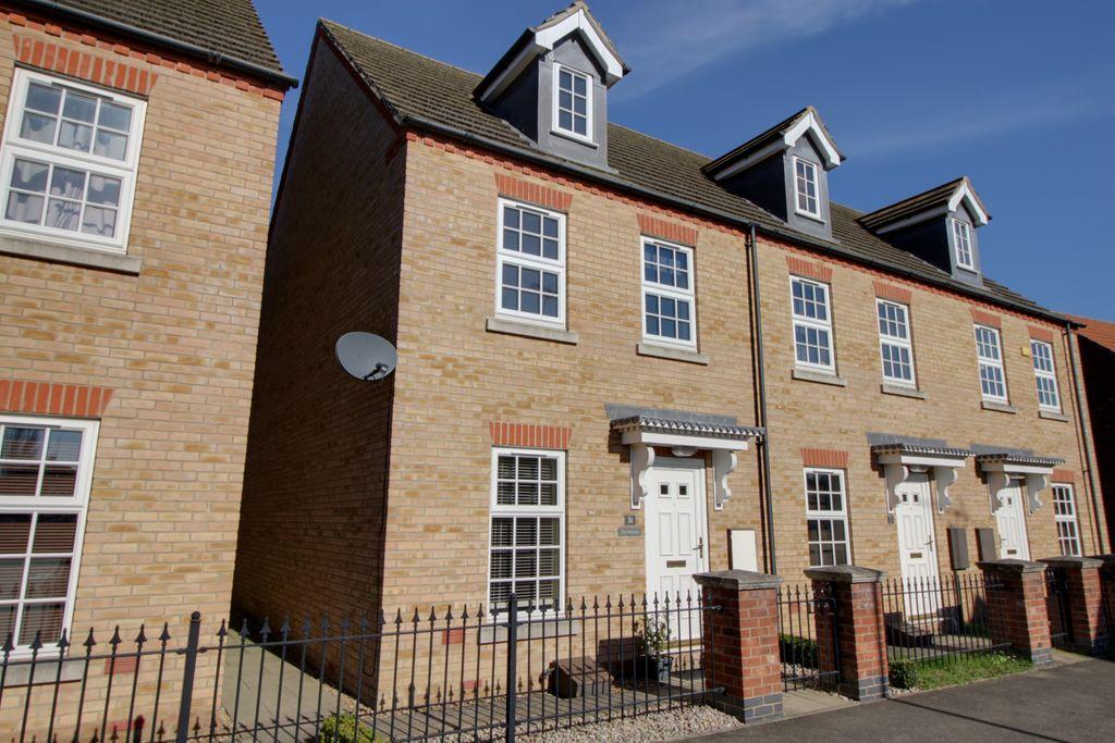 Woodrow Place, Spalding PE11 1BF 3 bed end of terrace house - £200,000