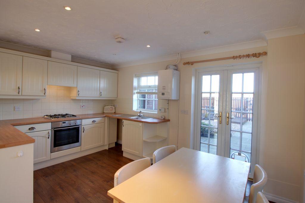 Woodrow Place, Spalding PE11 1BF 3 bed end of terrace house - £200,000