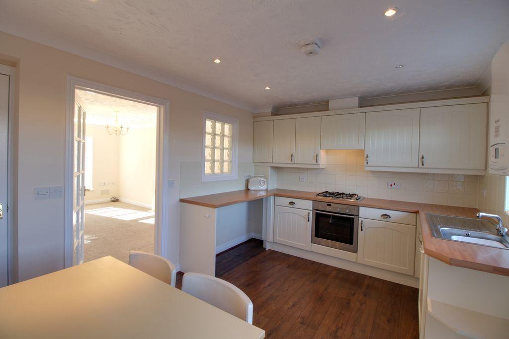 Woodrow Place, Spalding PE11 1BF 3 bed end of terrace house - £200,000