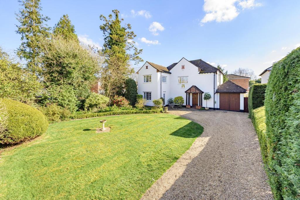 Wey Manor Road, New Haw, KT15 4 bed detached house - £1,000,000
