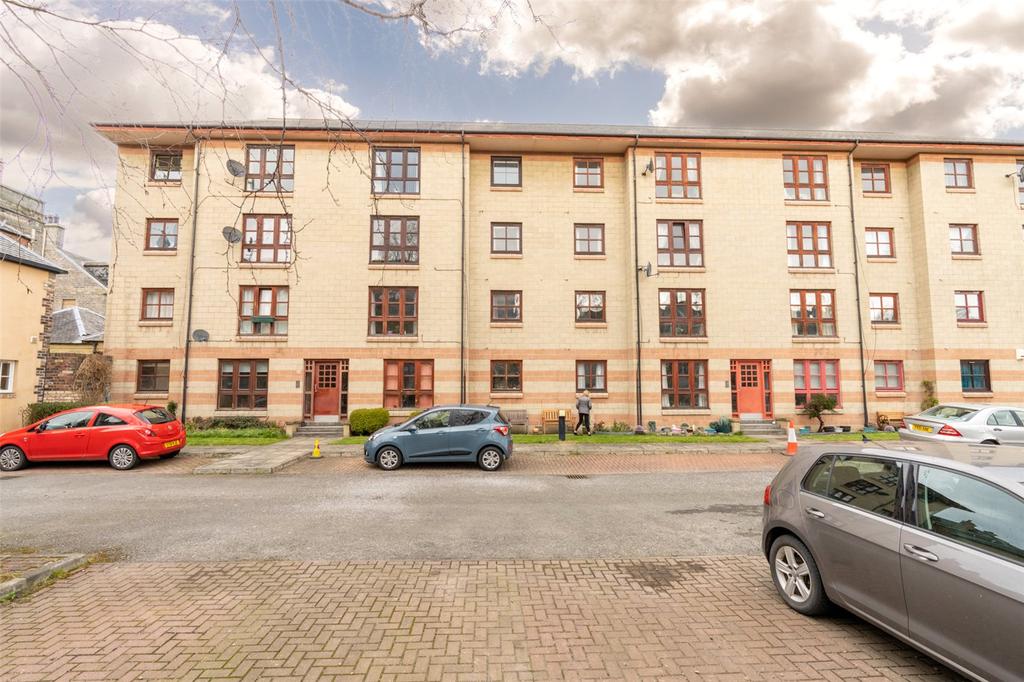 45/5 Mitchell Street, Edinburgh, EH6 2 bed flat - £180,000