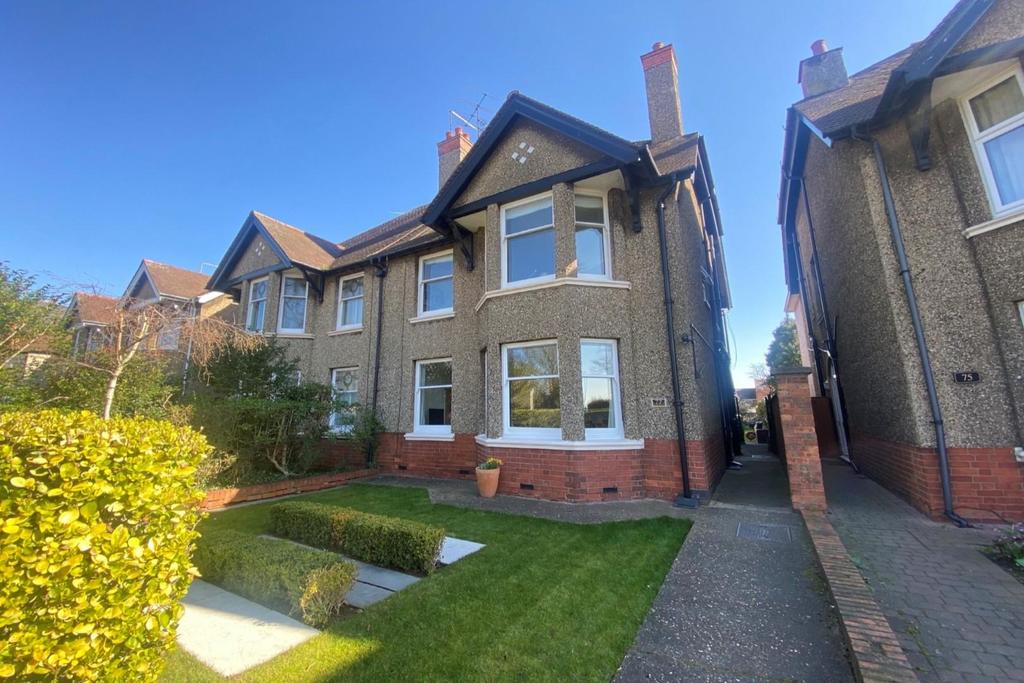 Queens Park Parade, Queens Park... 3 bed semi-detached house - £385,000