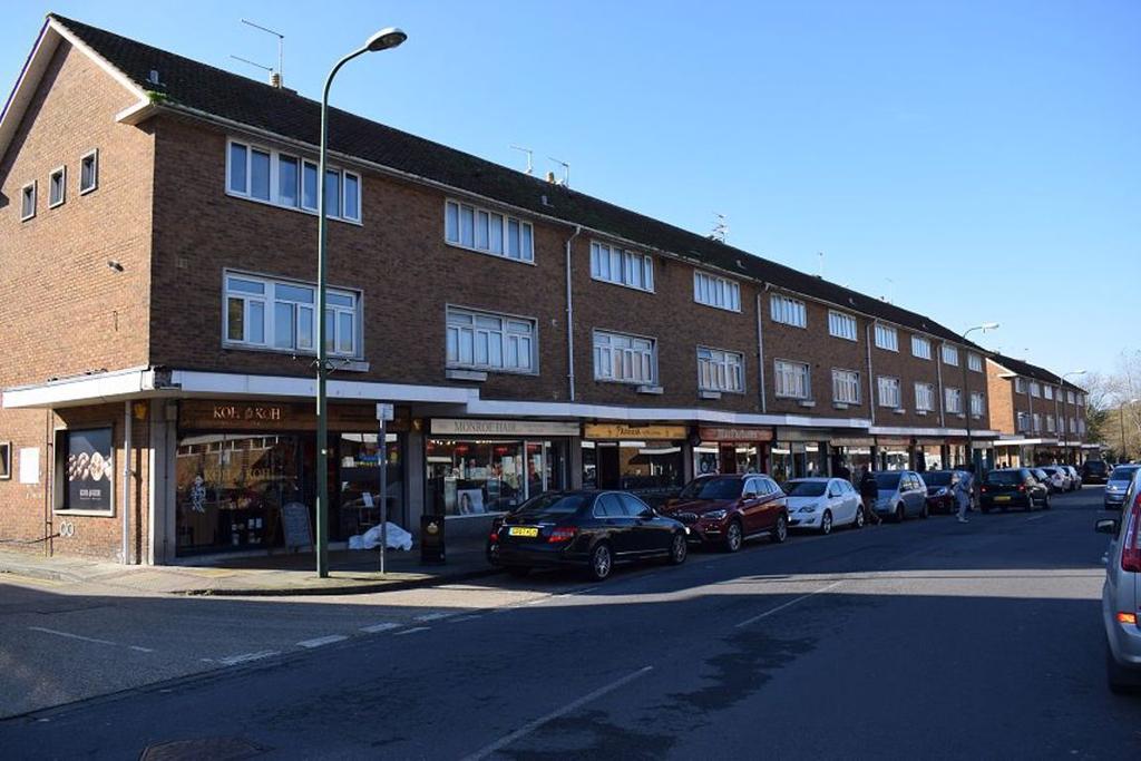 Southwick Square, Southwick BN42 4FQ 2 bed maisonette - £1,000 pcm (£ ...