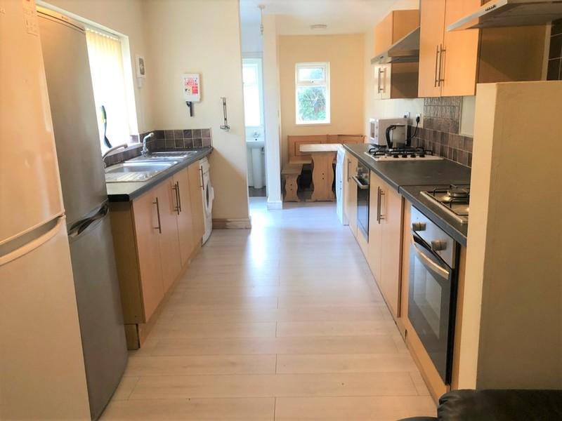 Salisbury Road, Cathays, Cardiff 8 bed terraced house - £4,400 pcm (£ ...