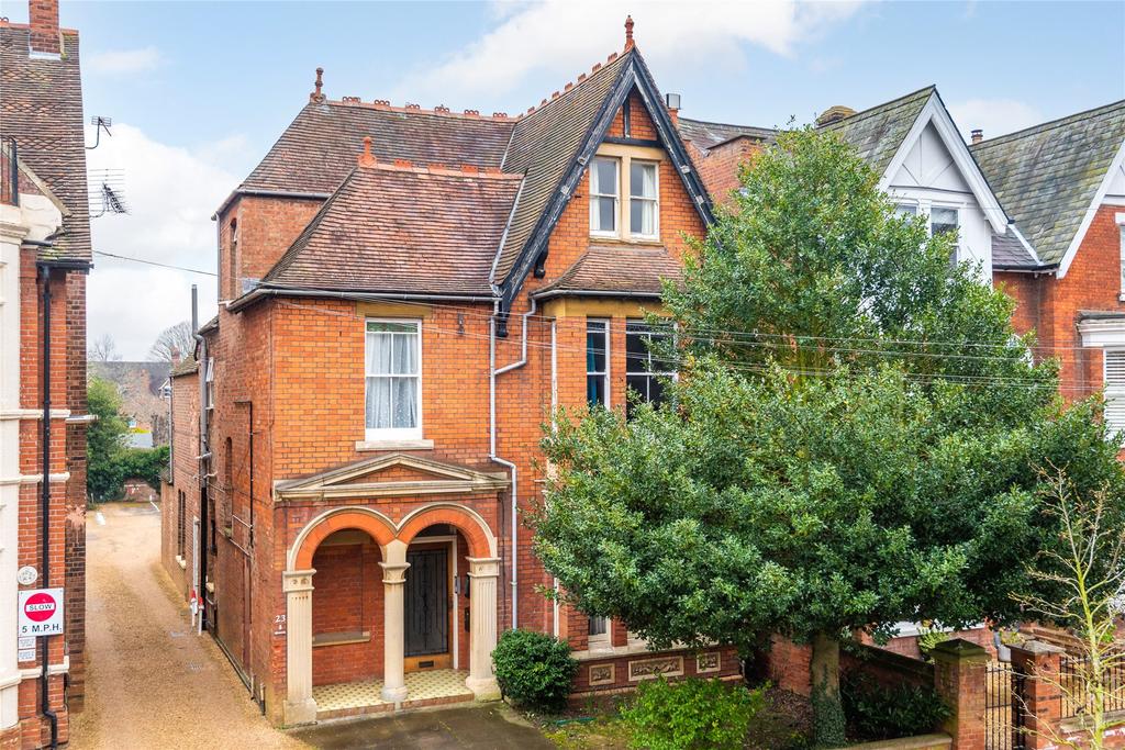 Rothsay Road, Bedford, Bedfordshire... 2 bed apartment - £995 pcm (£230 pw)