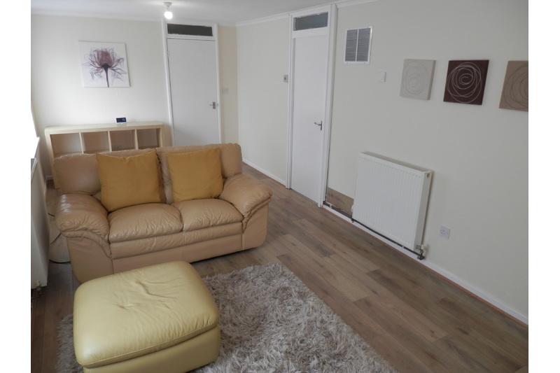 Tibbats Close, Quinton, Birmingham 1 bed flat - £575 pcm (£133 pw)