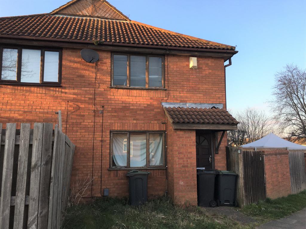 143(A) Hockwell Ring, Luton... 1 bed end of terrace house - £110,000