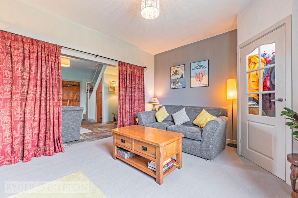 West View, Delph, Saddleworth, OL3 3 bed terraced house - £290,000