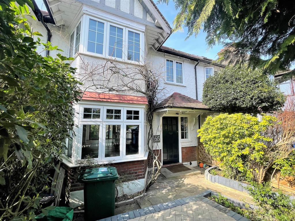 Brent Way, West Finchley, N3 1AR 4 bed terraced house - £1,050,000