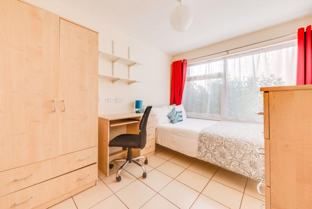 Somner Close, Canterbury 1 bed house - £542 pcm (£125 pw)