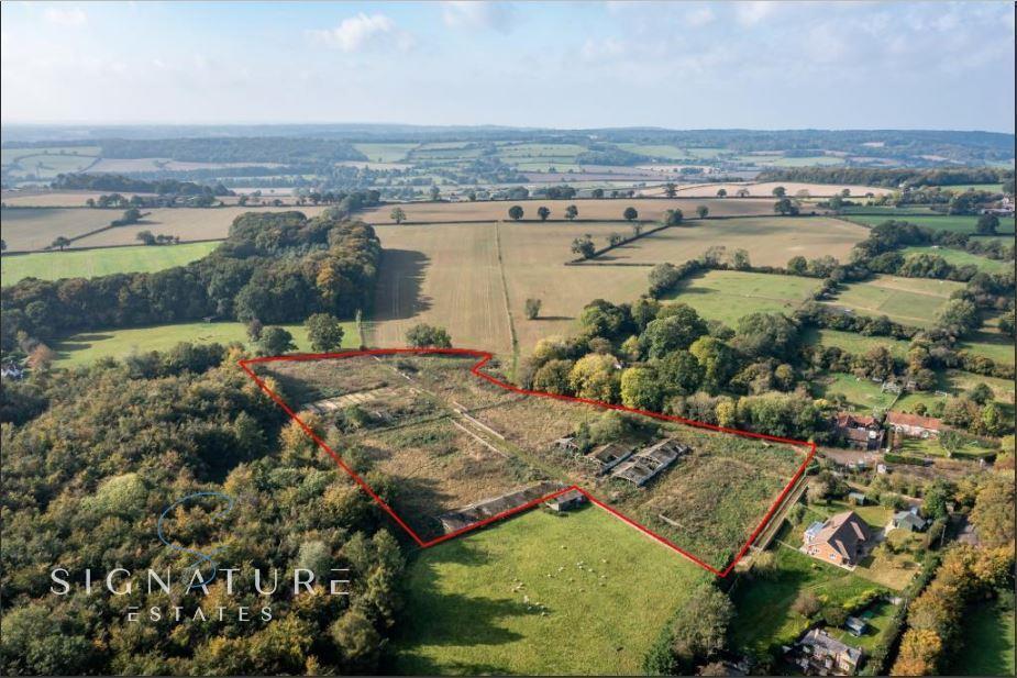 Lee Gate, Great Missenden Land - £590,000