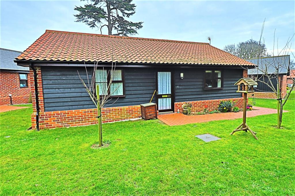 Chapel Road, Carlton Colville, Lowestoft 2 bed detached bungalow - £250,000