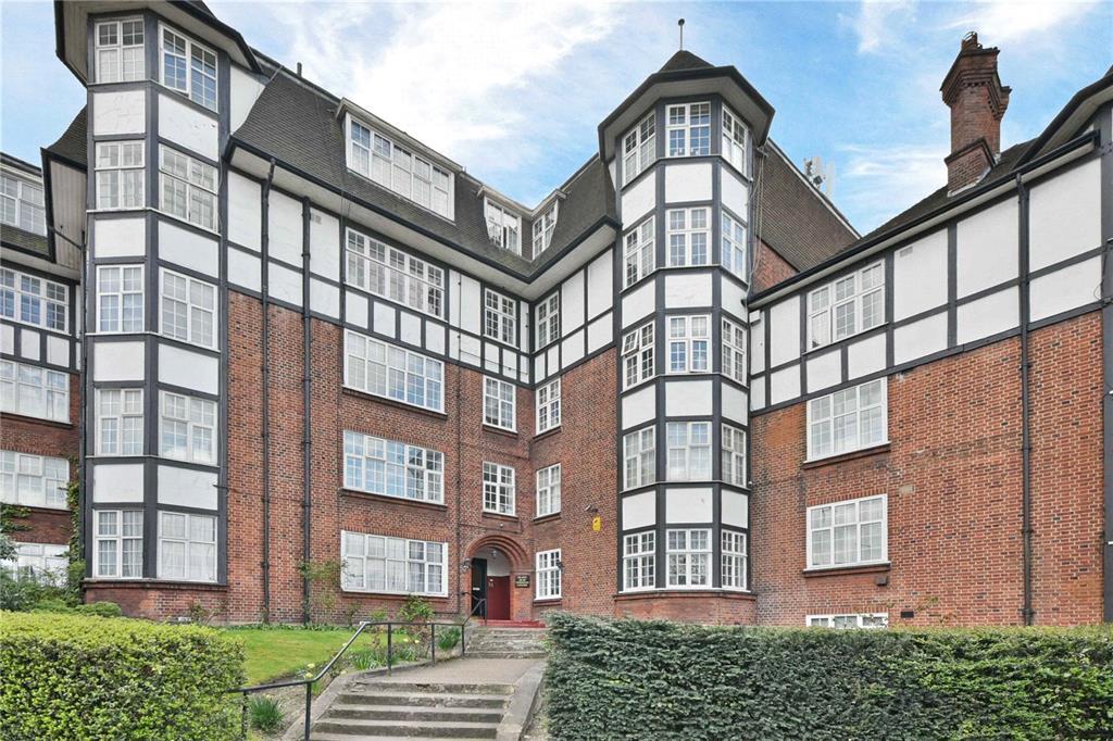 Hendon Way, London, NW2 2 bed flat - £500,000