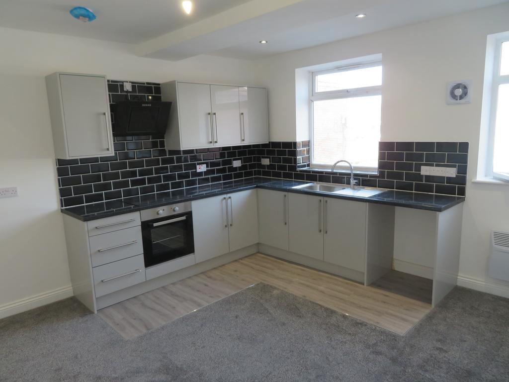 Hunter Lane, Rochdale, OL16 2 bed apartment - £650 pcm (£150 pw)
