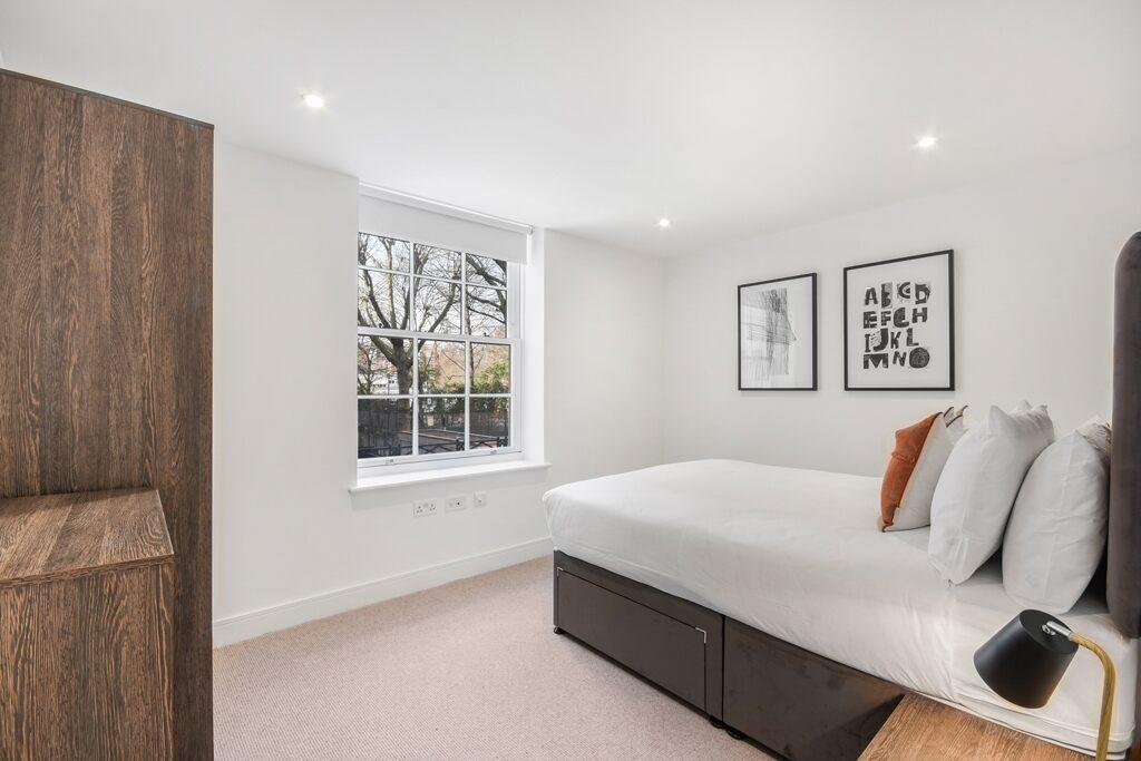 Lisgar Terrace London W14 2 bed apartment - £2,817 pcm (£650 pw)