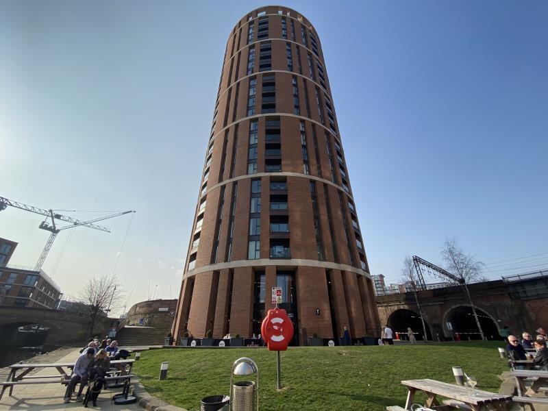 CANDLE HOUSE, GRANARY WHARF LS1 4GH 1 bed apartment - £1,050 pcm (£242 pw)