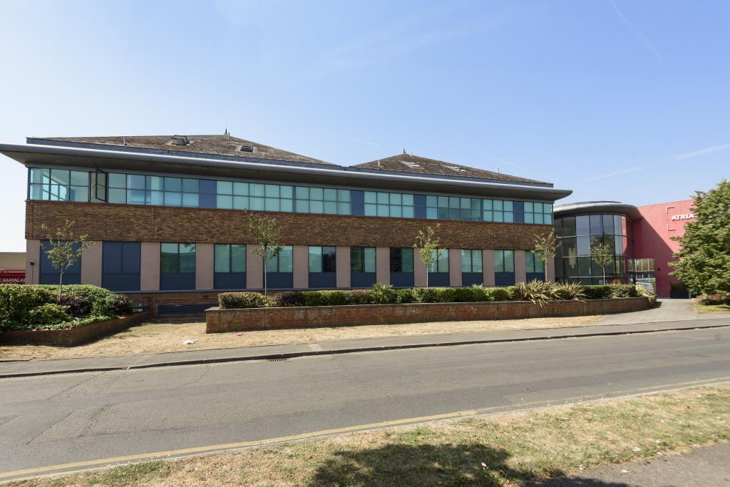 Slough, Berkshire, SL1 1 bed flat - £210,000