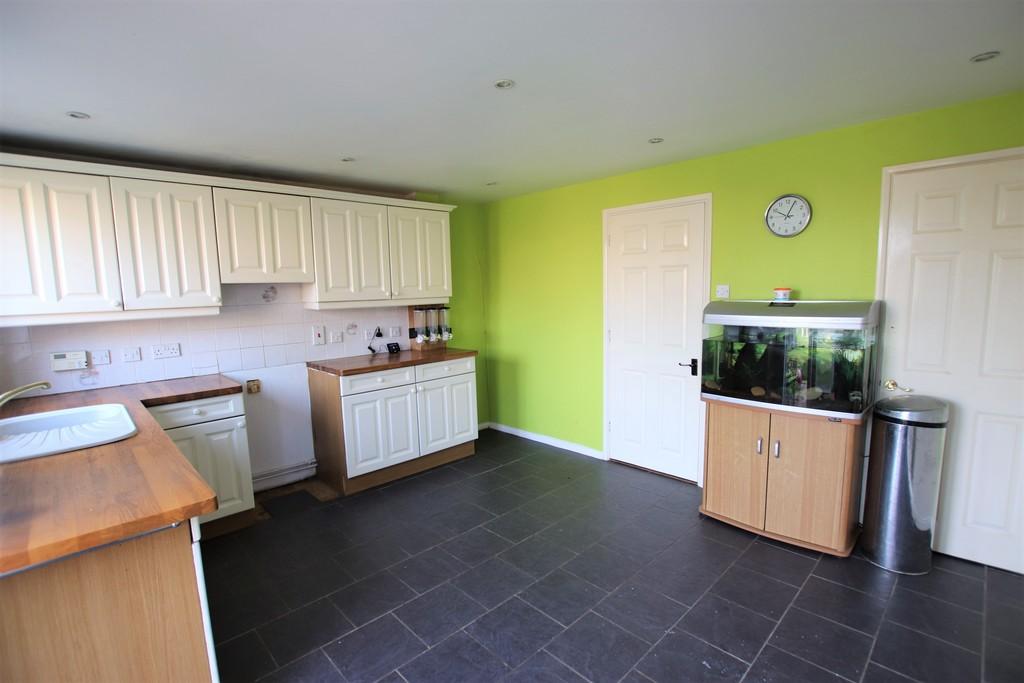 Millview, Ormesby 3 bed detached house - £1,000 pcm (£231 pw)