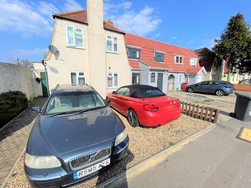 Elliman Avenue, Slough 3 bed terraced house - £400,000