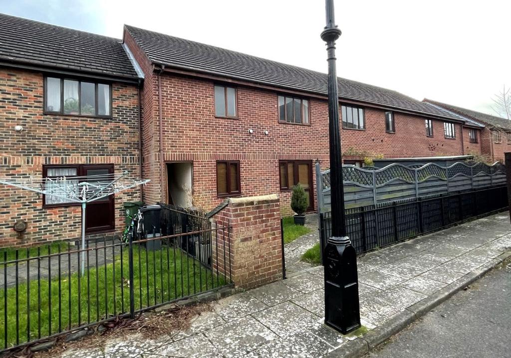Prince Regent Court, 17 King Street... 2 bed flat - £135,000
