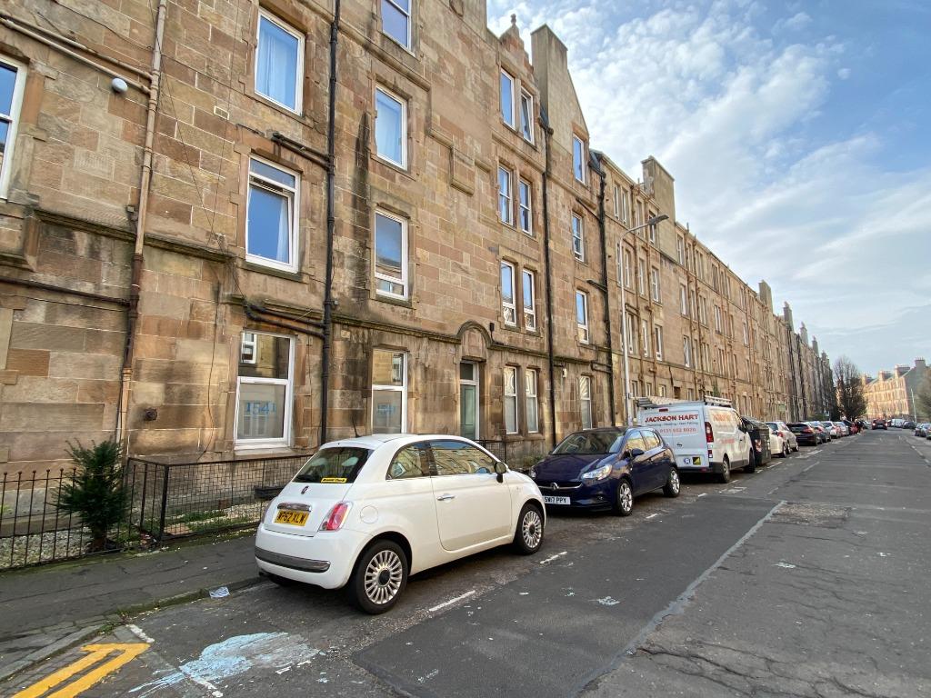 Watson Crescent, Polwarth, Edinburgh... 1 bed flat - £675 pcm (£156 pw)