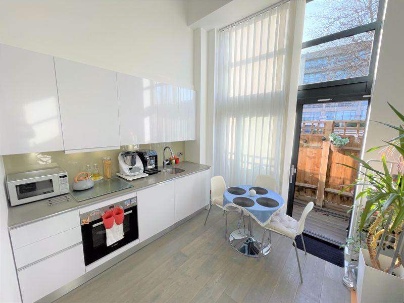 Wellington Street, Slough 1 bed apartment - £250,000