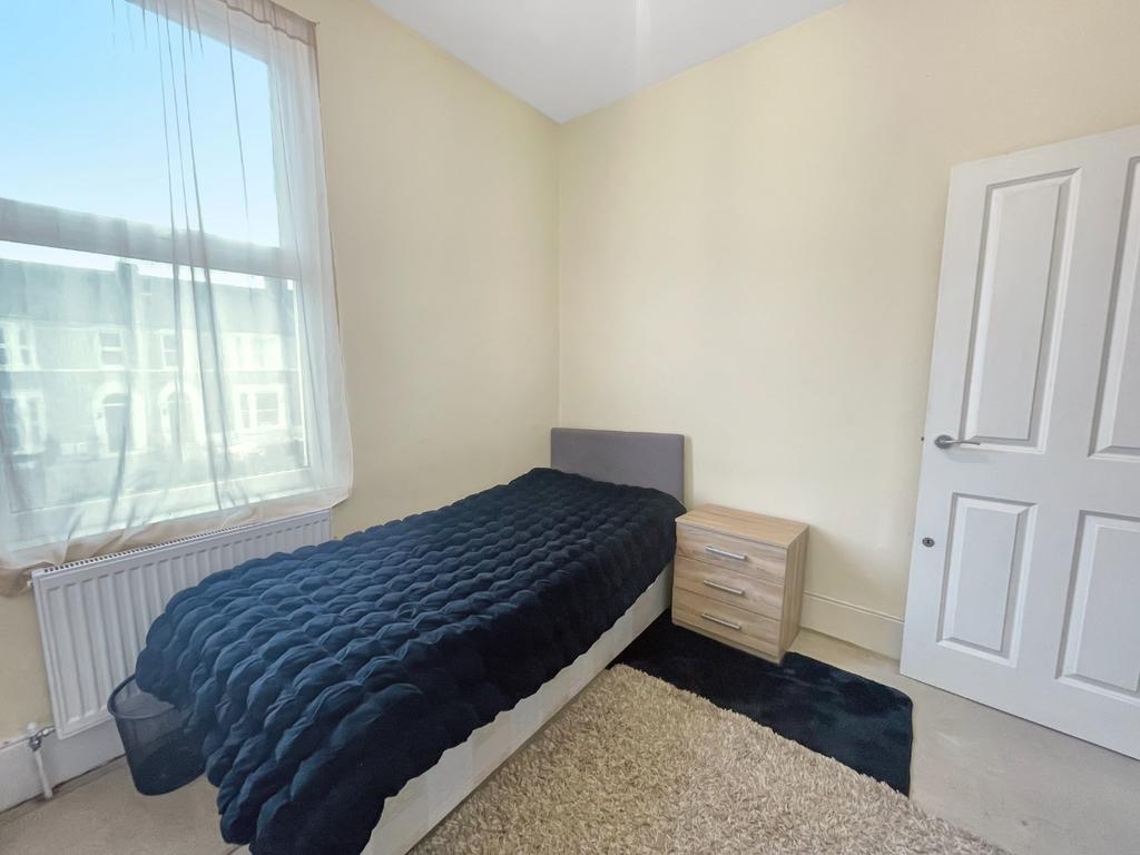 Broadfield Road, London, SE6 1TH 1 bed terraced house - £650 pcm (£150 pw)