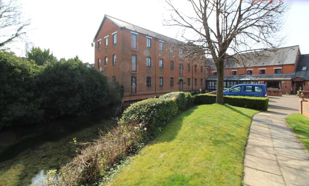 Town Mill, Overton RG25 2 bed flat - £140,000