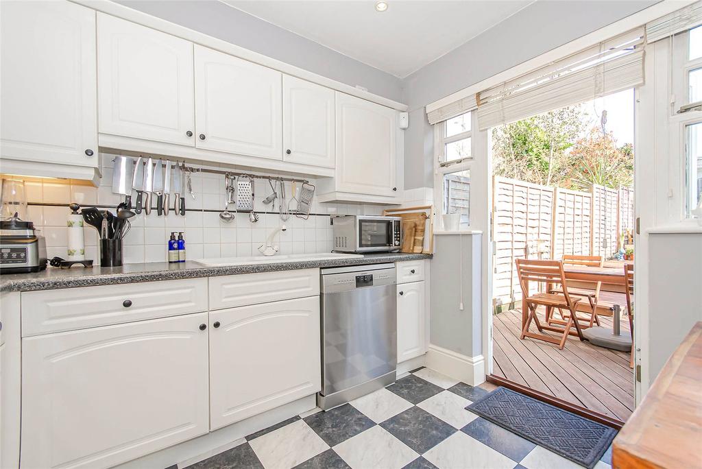 Osier Crescent, London, N10 4 bed terraced house - £900,000