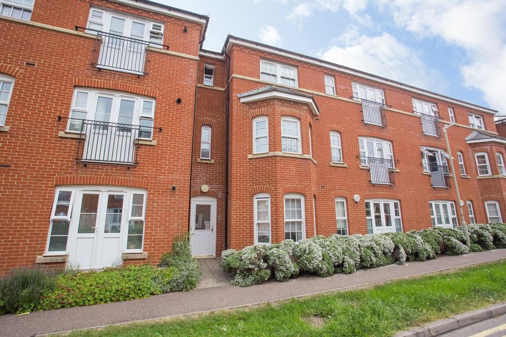 George Roche Road, Canterbury 2 bed apartment - £995 pcm (£230 pw)
